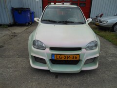 Technische gegevens: Opel Corsa - 1.4i-16V Sport - 3-deurs / Hatchback