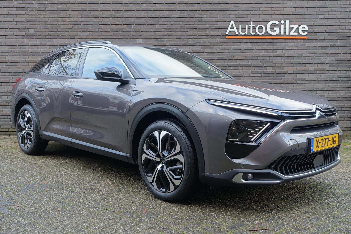 Citroën C5 X 1.2 PureTech Shine l Navi l HUD l Lederen Bekleding l Camera l 19' l 2023 Benzine ...