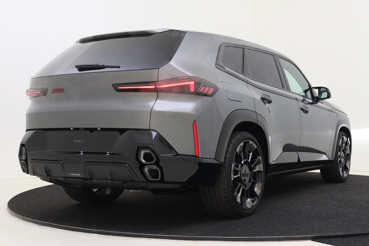 BMW XM PHEV Label Red 29 kWh Automaat / Massagefunctie / Adaptief M Onderstel Professional ...