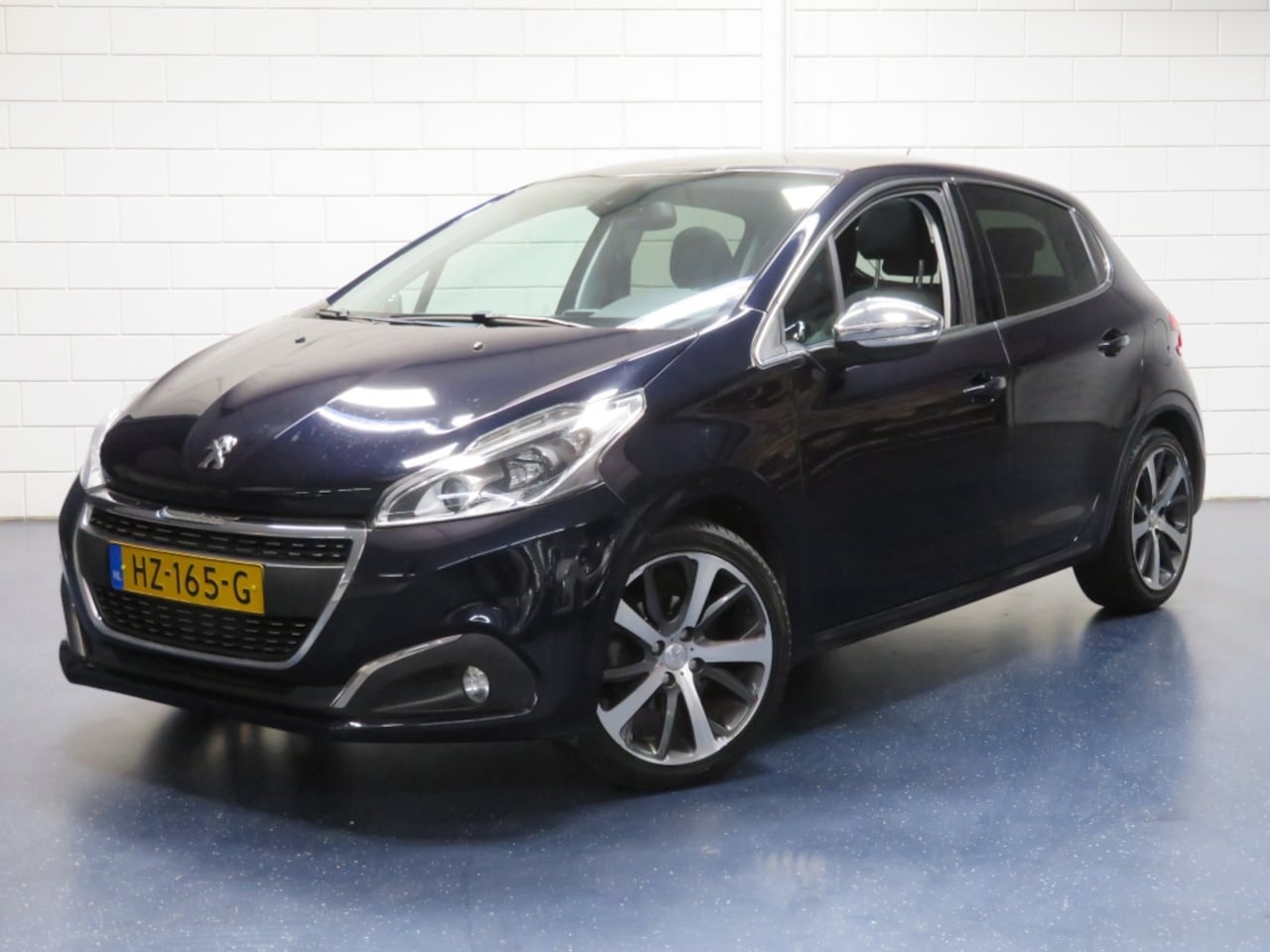 Peugeot 208 AUTOMAAT 1.2 PureT. Première 2016 Benzine - Occasion te ...