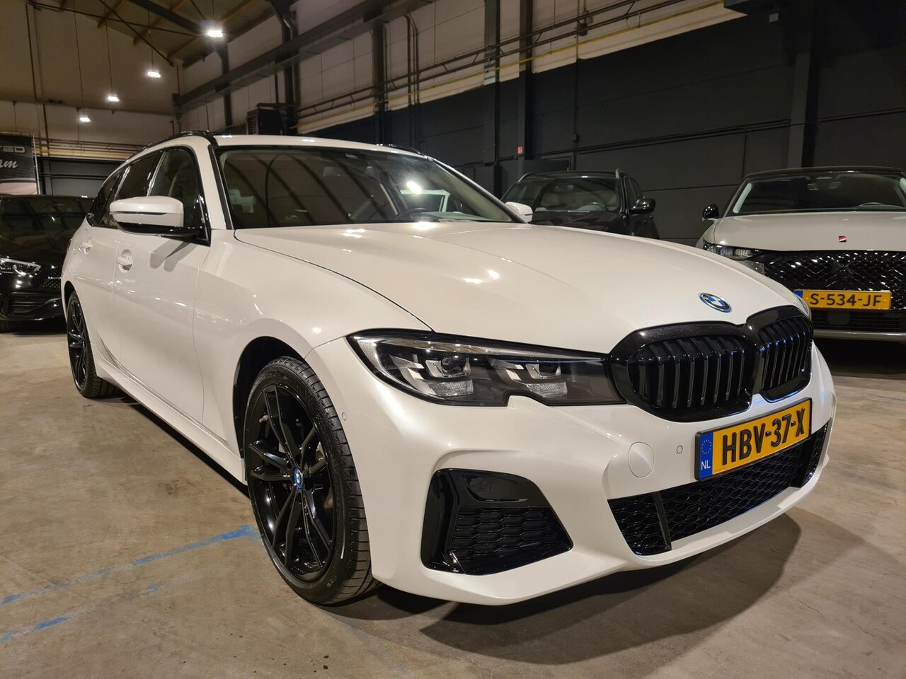 BMW 3-serie Touring 330e Business Edition Plus - M Sport - Leder ...