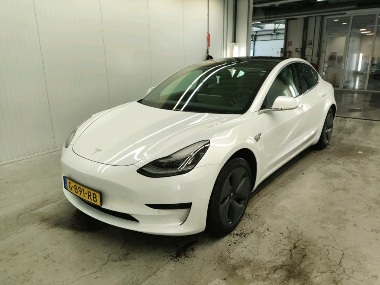 Tesla Model 3 Standard RWD Plus 60kWh [ TREKHAAK+AUTOPILOT+PREMIUM ...
