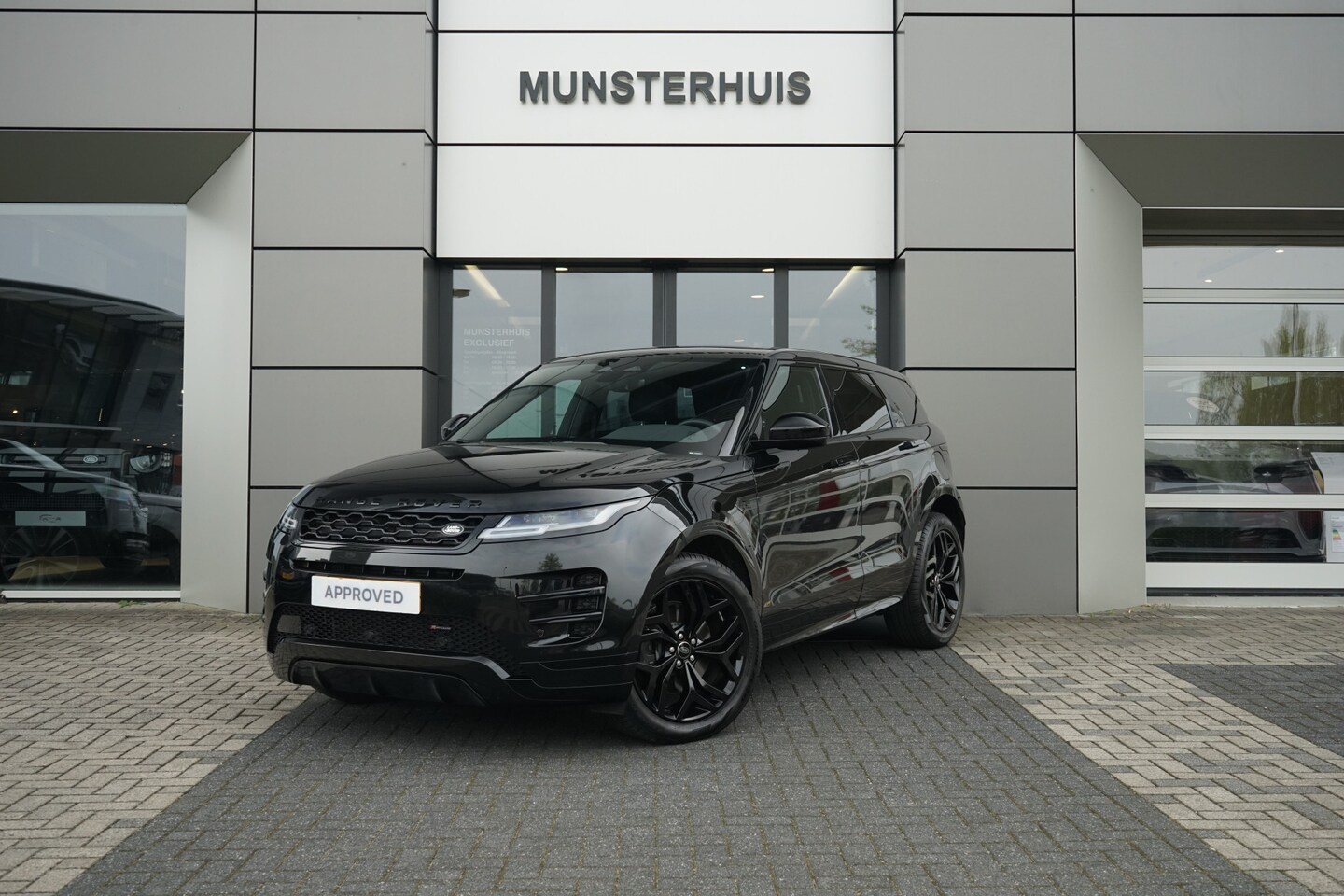 Land Rover Range Rover Evoque P300e AWD R-Dynamic SE | Schuif/Kantel ...