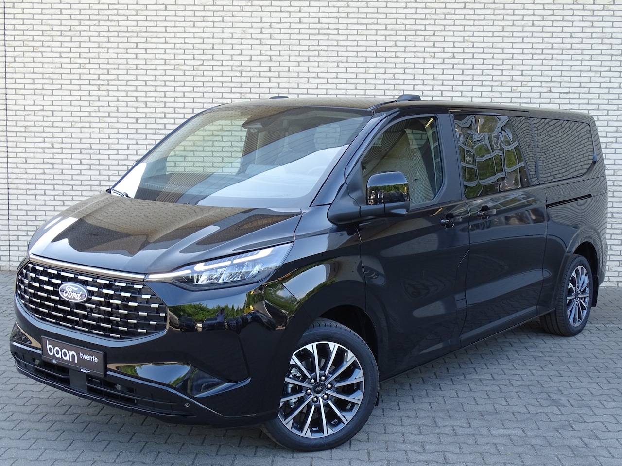 Ford Tourneo Connect Custom 2.5 Plug-IN Hybrid 233 PK L2H1 Titanium X ...