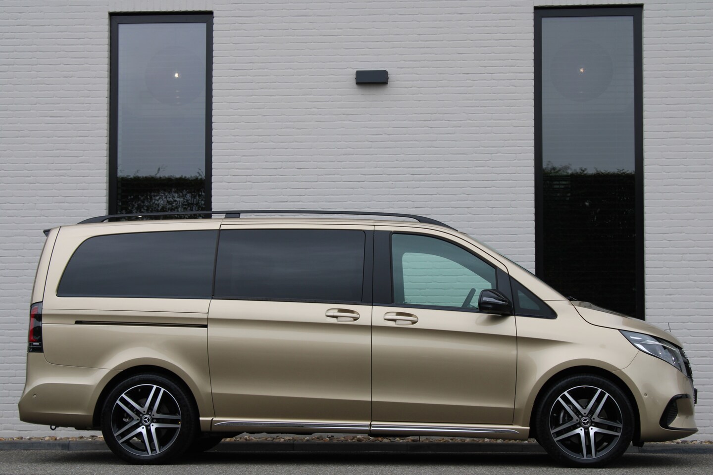 Mercedes-Benz V-klasse 300 Benzine / Lang / Exclusive / DC / Burmester ...