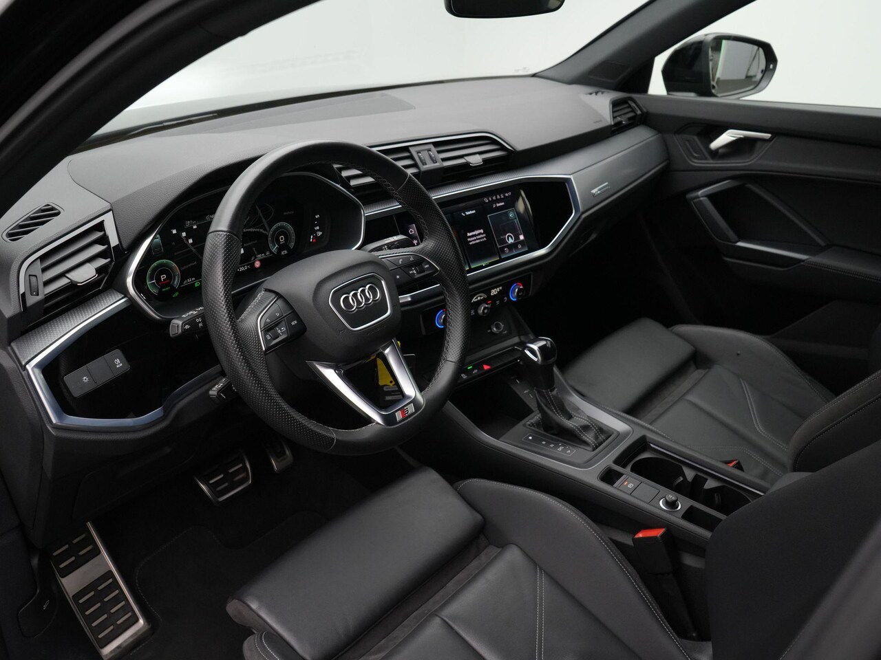 Audi Q3 Sportback 45 TFSI e 245 pk S-tronic S Edition / S-Line | Panoramadak | Leder | Navigatie ...