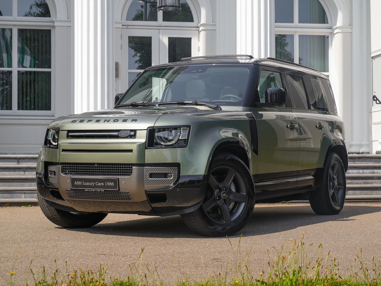 Land Rover Defender 110 2.0 P300e 110 X-Dynamic SE | Pano | Meridian ...