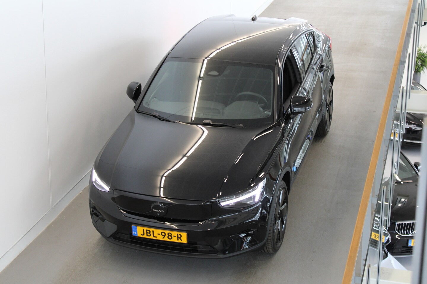 Volvo EC40 Ext Range 252PK Plus Black Edition 82kWh | Pixel LED | 360º ...