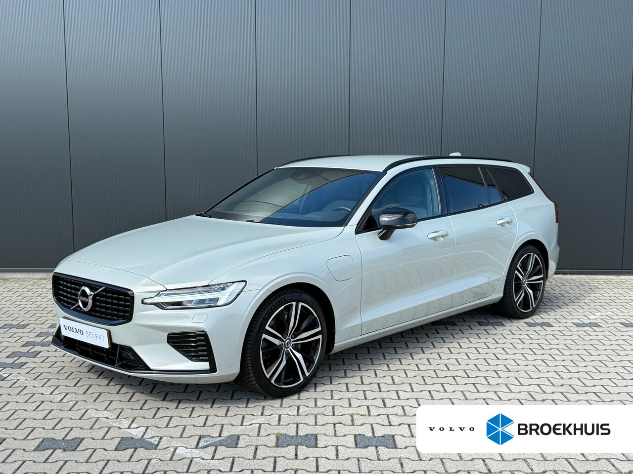 Volvo V60 T6 Recharge AWD R-Design | Harman/Kardon | Sportstoelen ...