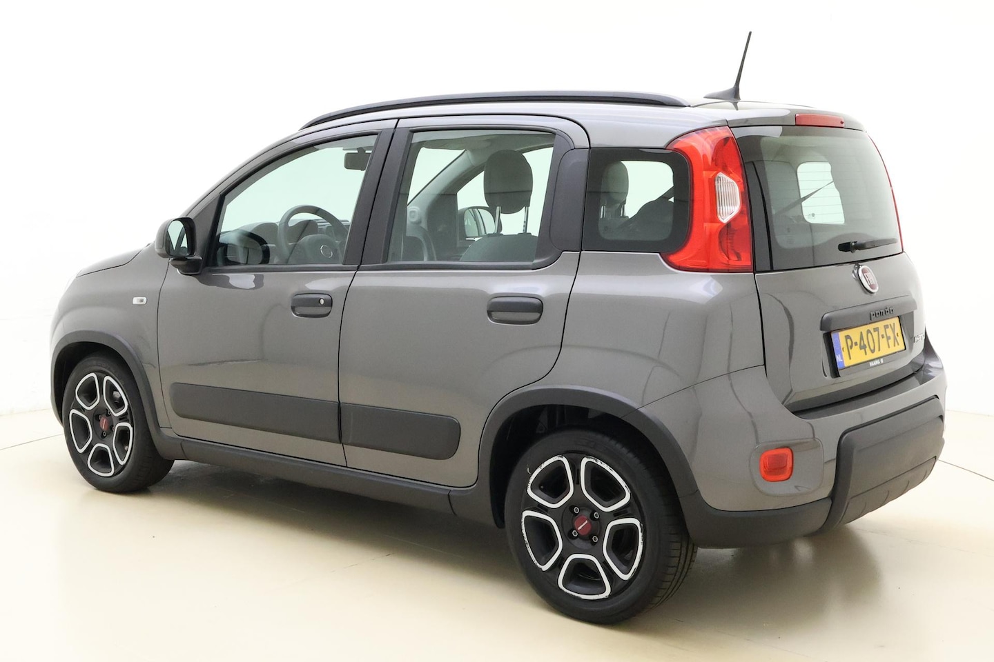 Fiat Panda 1.0 Hybrid City Life | Navigatie via Carplay | 3 Zitplaatsen | Airco | Dakrails ...
