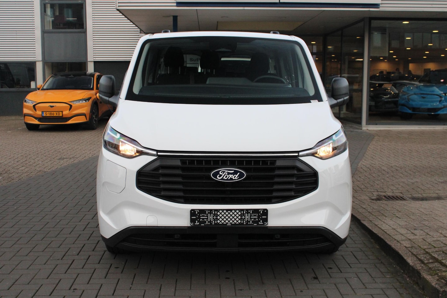 Ford Transit Custom 340 2.5 PHEV L2H1 Trend Kombi | Prijs is incl. BTW ...
