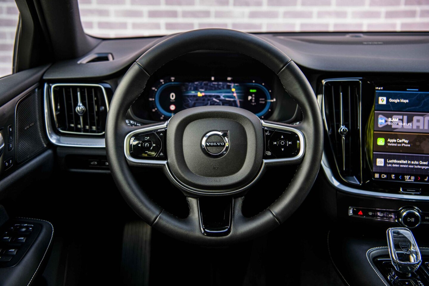 Volvo V60 2.0 T6 Plug-in hybrid AWD Plus Dark | Trekhaak | Adapt Cruise ...