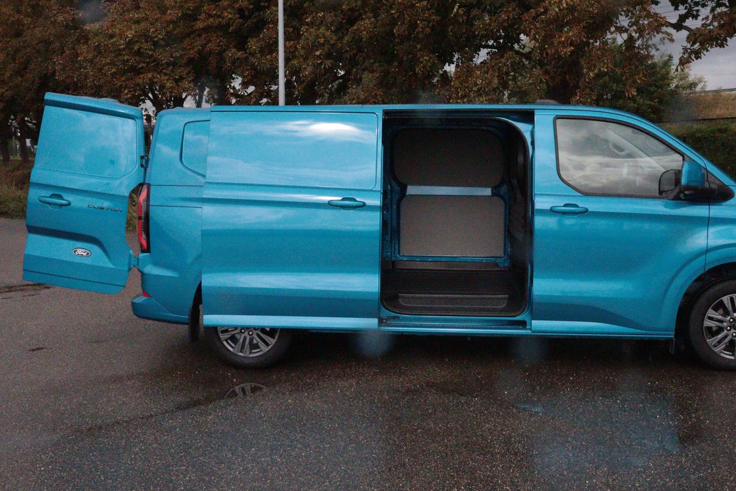 Ford E-Transit Cust. 340 L2H1 Limited 65 kWh | NAVI | 360-CAMERA + PDC ...