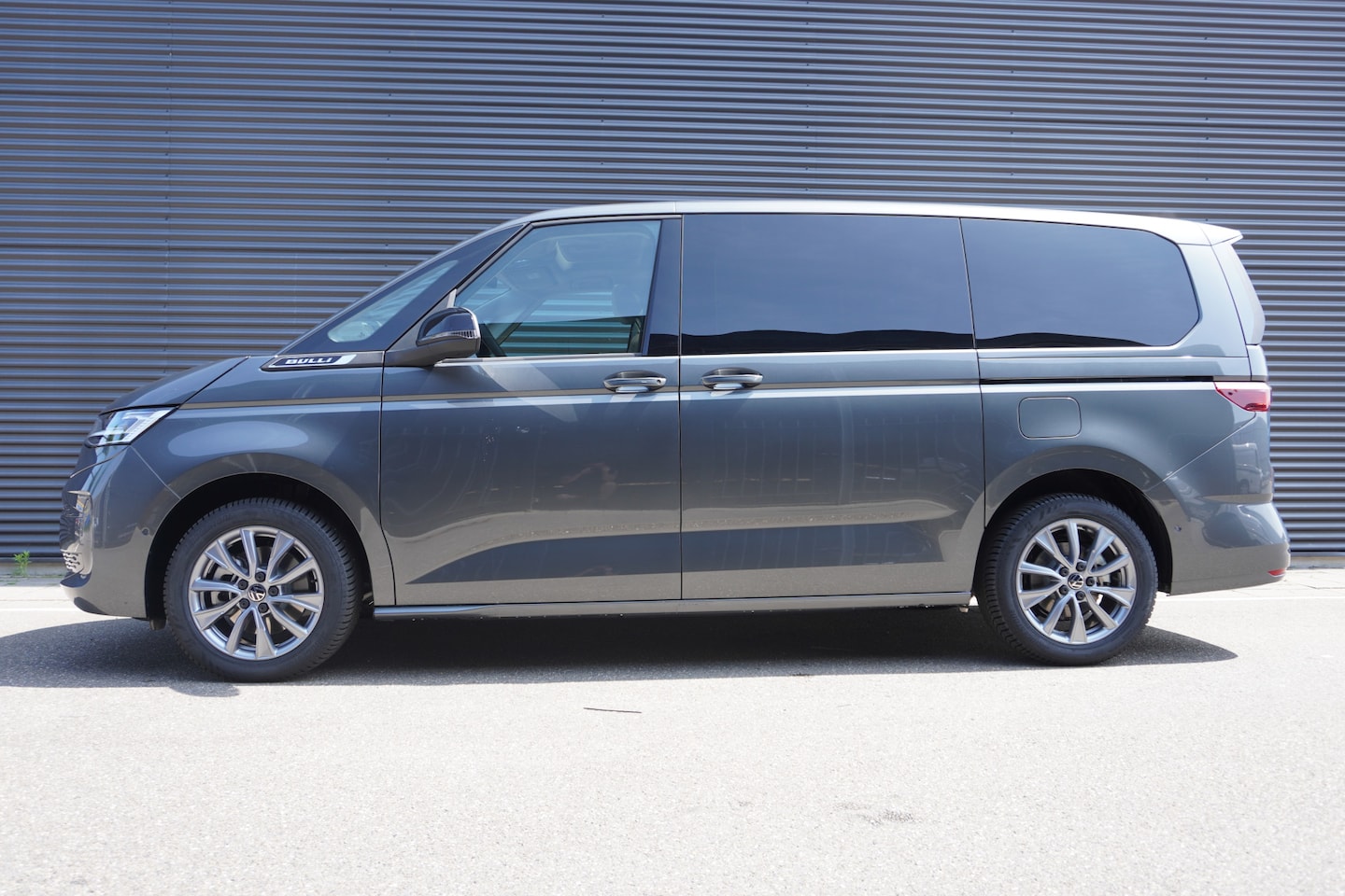 Volkswagen Multivan 1.5 eHybrid L2 Bulli Edition 4-Motion, IQ Light ...