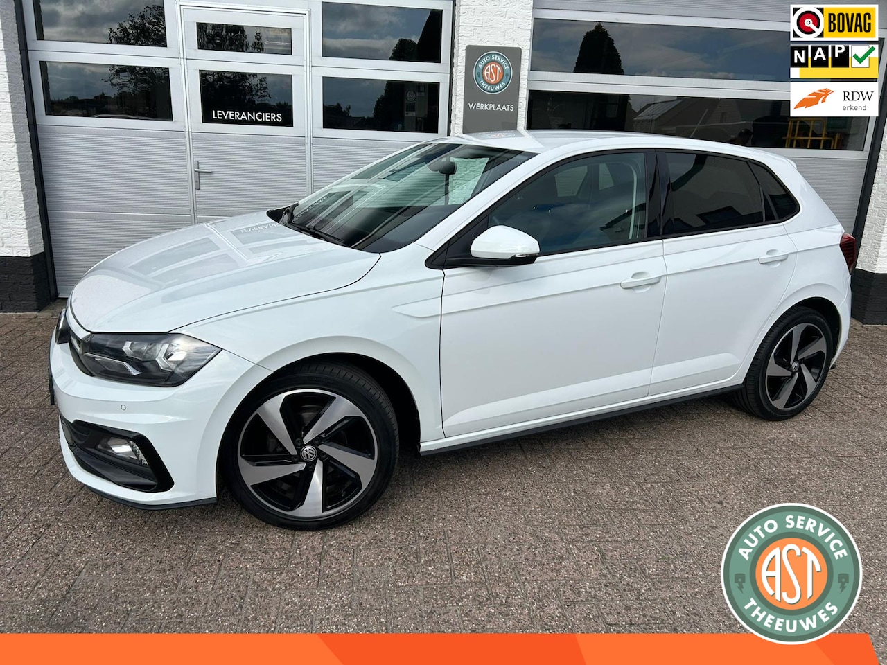 Volkswagen Polo 1.0 TSI Highline R LINE|CARPLAY|PDC|CRUISE|ECC 2017 ...