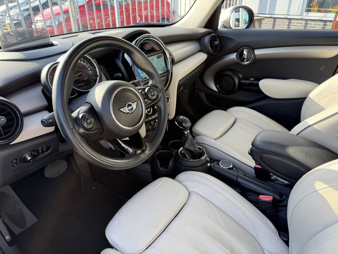 MINI Cooper 1.5 Chili Business Automaat.. Leder comf intr, Navigatie ...