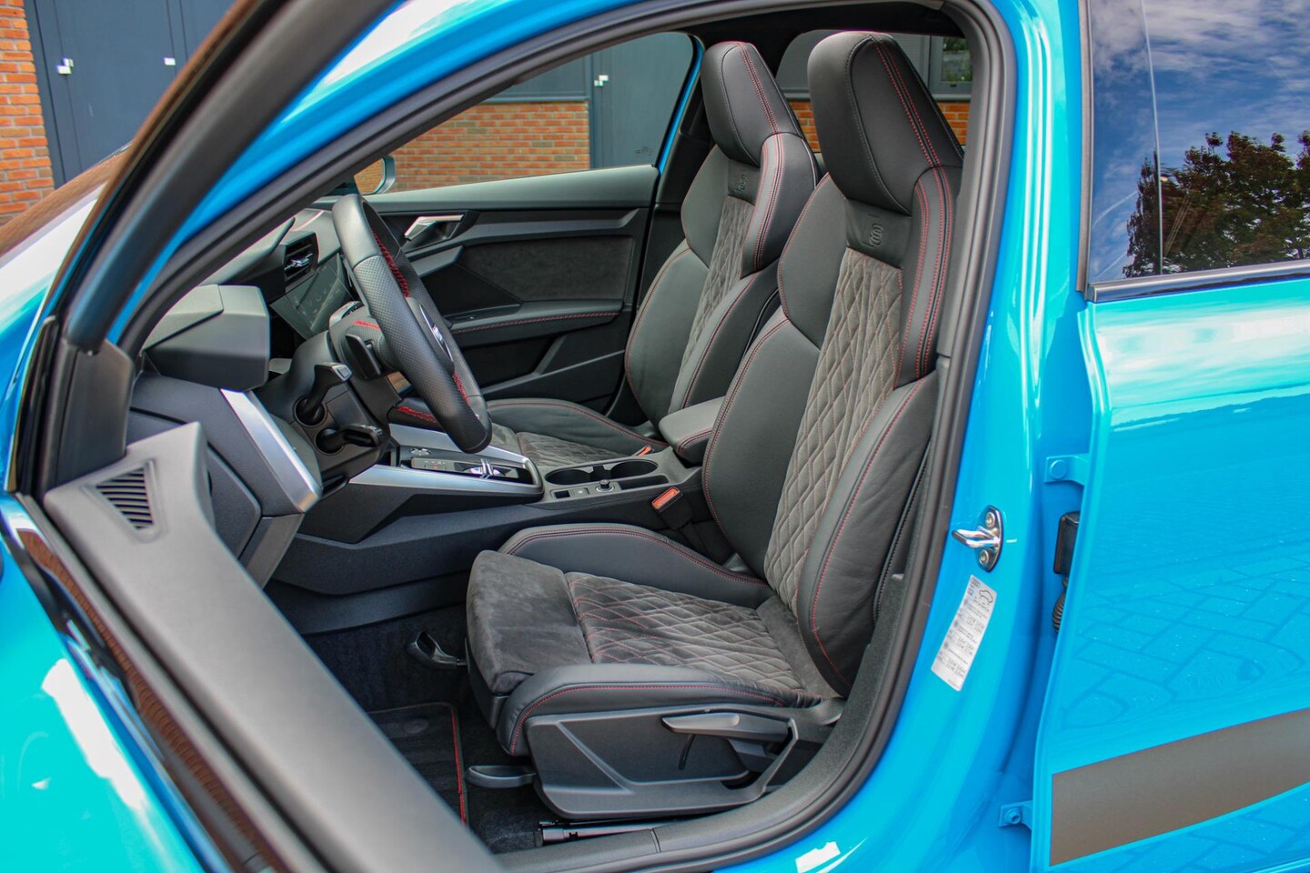 Audi A3 Sportback 45 TFSI e S edition Competition | Turboblauw | Pano ...