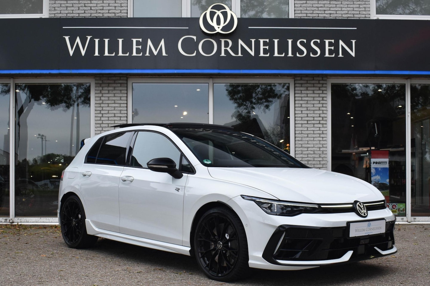 Volkswagen Golf 2.0 TSI 4Motion R ACTIEPRIJS Performance Akra Pano DCC ...