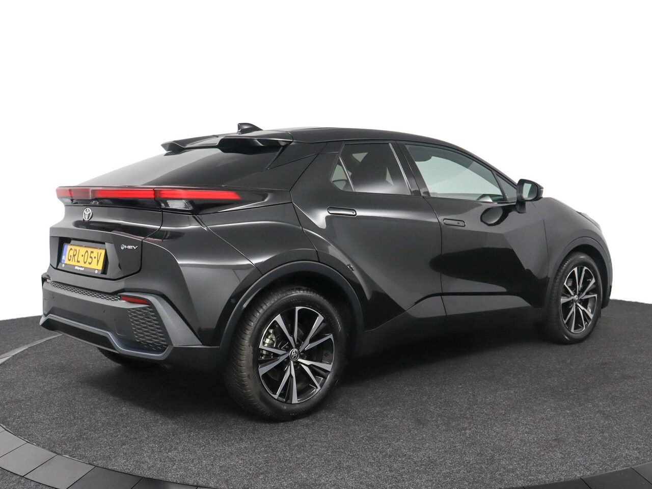 Toyota C-HR 1.8 Hybrid 140 First Edition | 360 graden camera | Apple ...