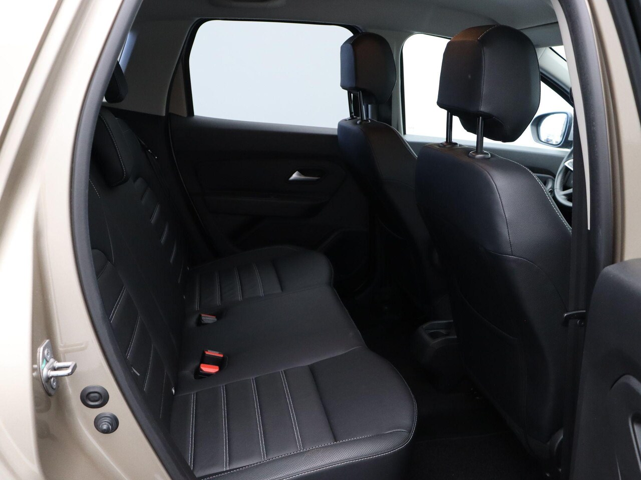 Dacia Duster 1.6 SCe 115pk Prestige LPG | Lederen bekleding | 360 ...