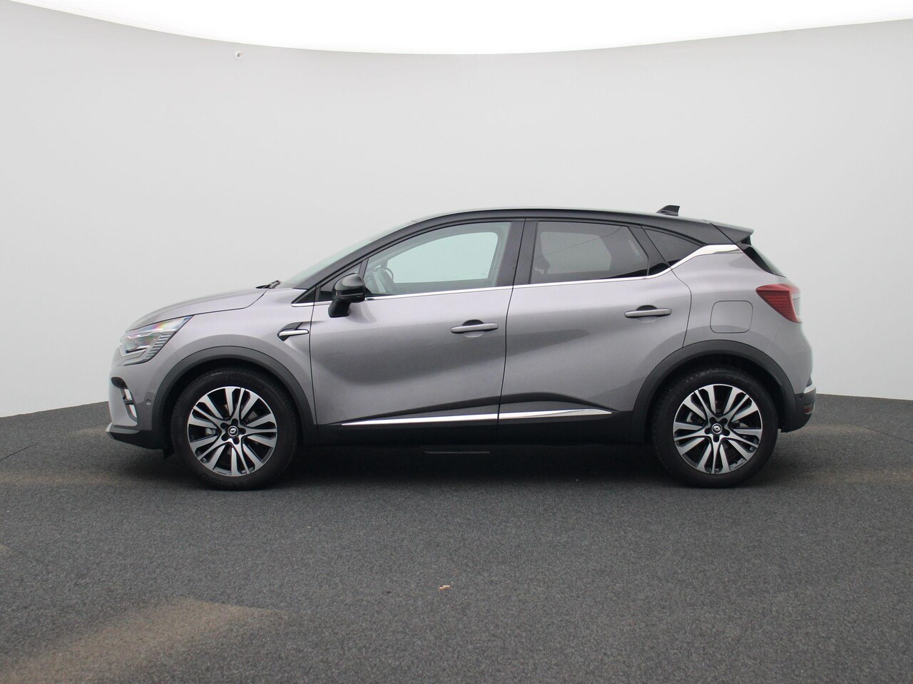 Renault Captur 1.6 E-Tech Plug-in Hybrid 160 Initiale Paris | Trekhaak ...
