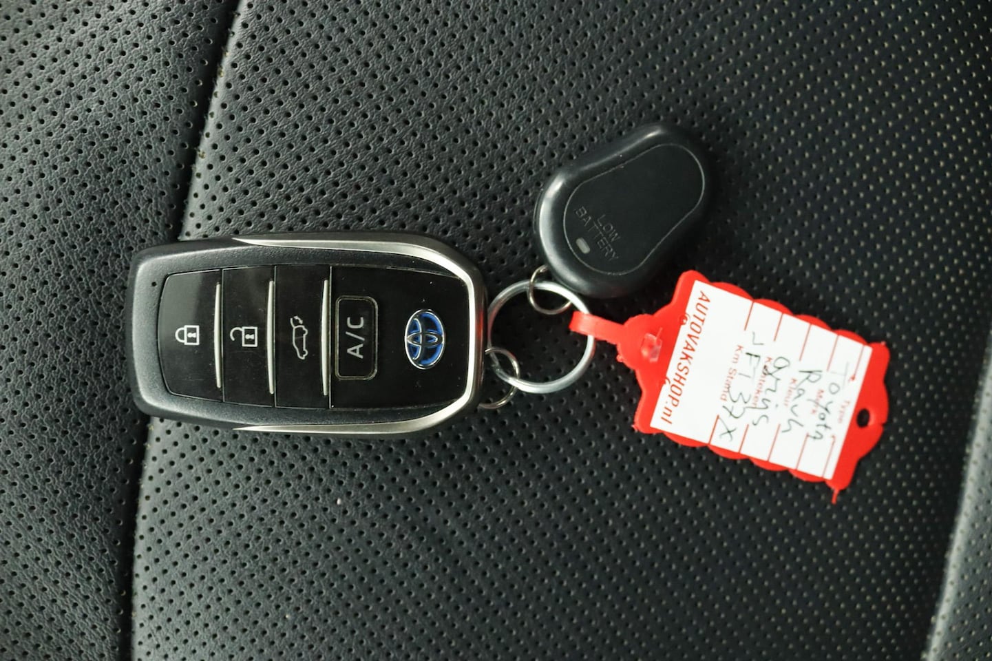 Toyota RAV4 2.5 Plug-in Hybrid AWD Bi-Tone Plus | Adaptive Cruise Control | 360 graden camera ...