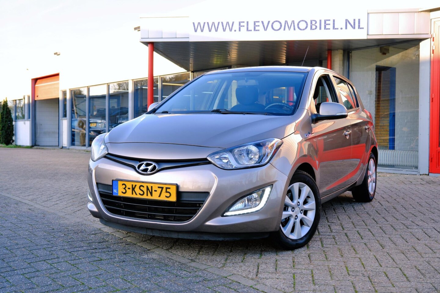 Hyundai i20 1.2i i-Deal 5-drs Unieke auto 33.205km Airco|LMV 2013 ...
