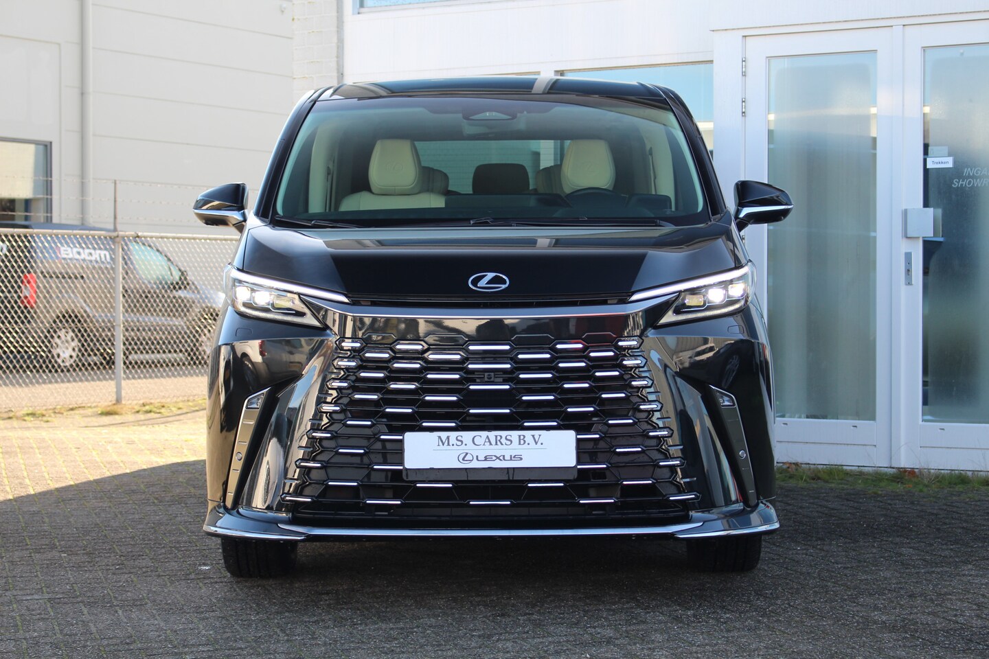 Lexus LM 350h Hybride President I 6-zitter I VIP I €126.960 incl I Pano ...