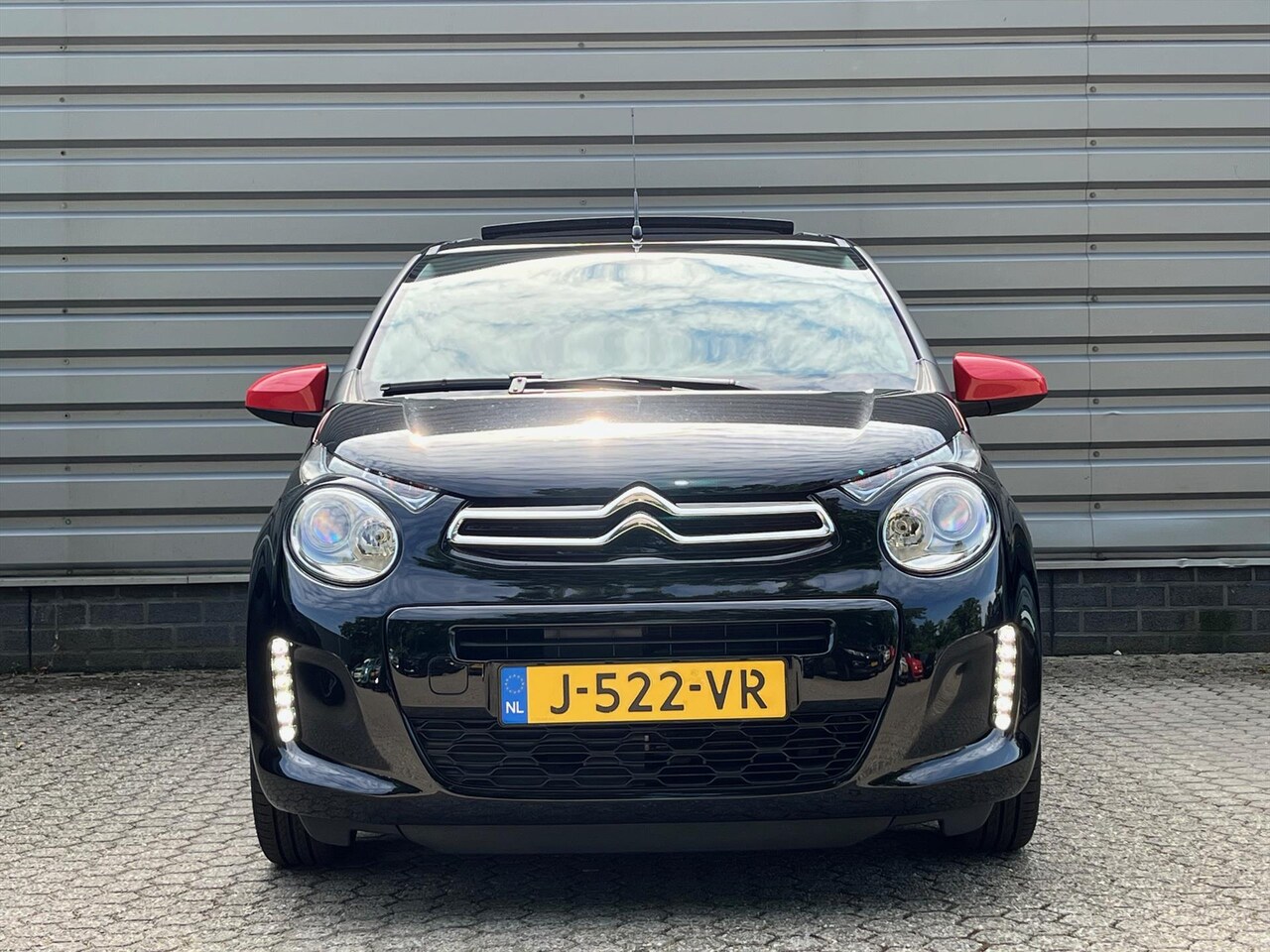 Citroën C1 BLACK FRIDAY DEAL 1.0 VTi 72PK 5D Airscape Shine ...