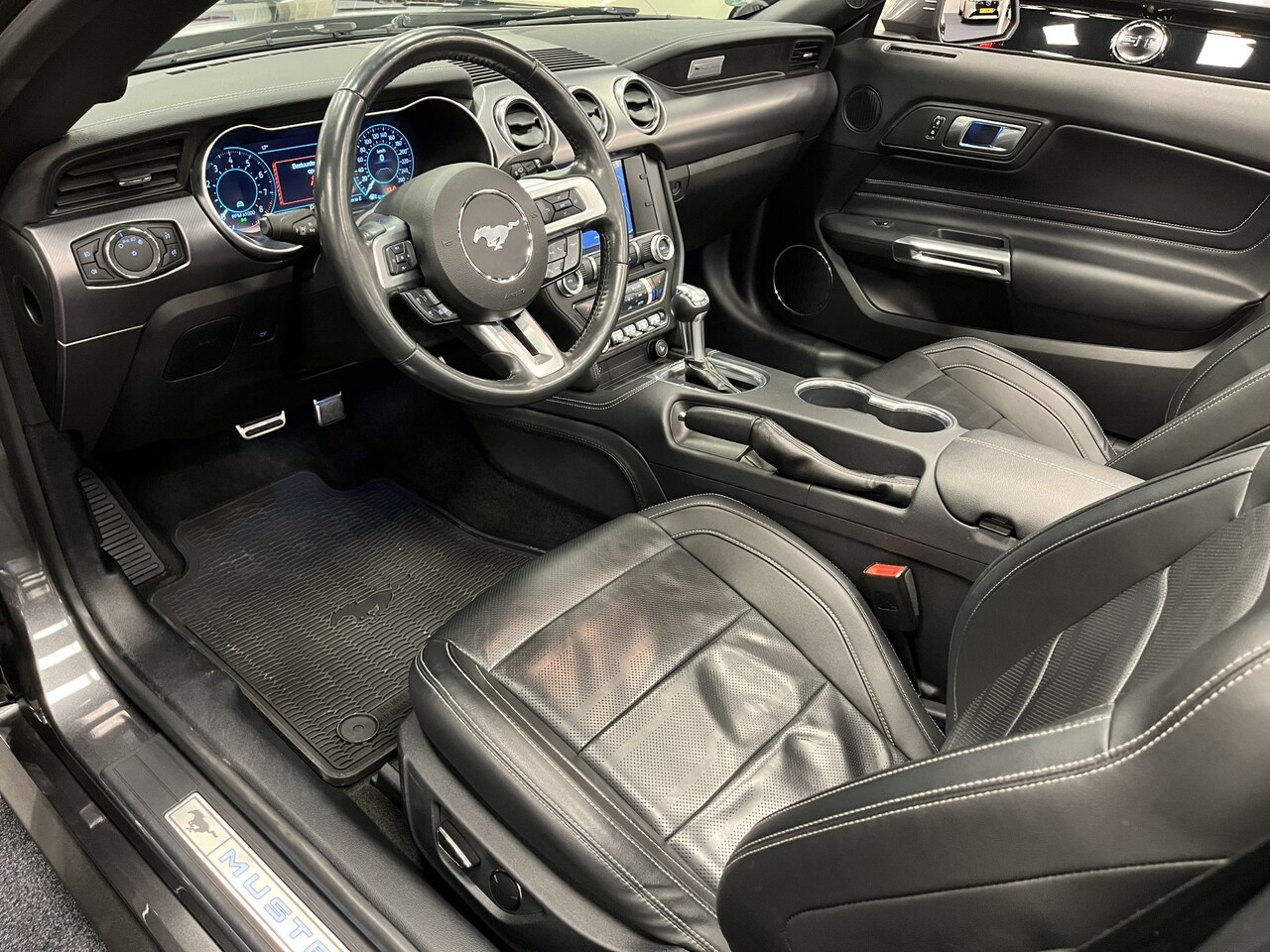 Ford Mustang Convertible 5.0i V8 GT Premium 450PK Automaat Performance ...