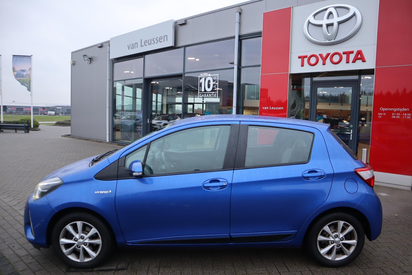 Toyota Yaris 1.5 HYBRID ACTIVE 5-DEURS CRUISE LM-VELGEN+ALL-SEASON CAMERA LED-DAGRIJ ...