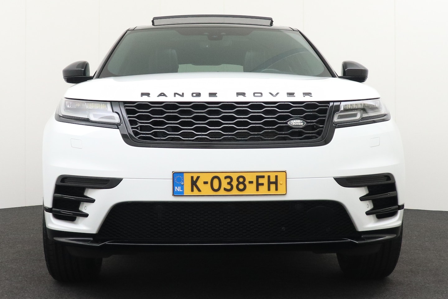 Land Rover Range Rover Velar 2.0 251PK P250 R-Dynamic SE Pano-dak Memory 2020 Benzine - Occasion ...