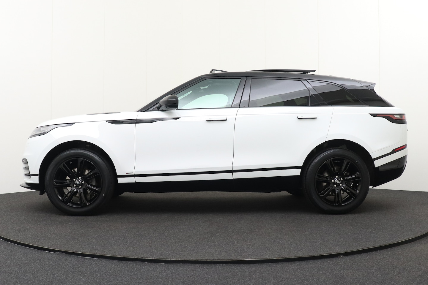 Land Rover Range Rover Velar 2.0 251PK P250 R-Dynamic SE Pano-dak Memory 2020 Benzine - Occasion ...