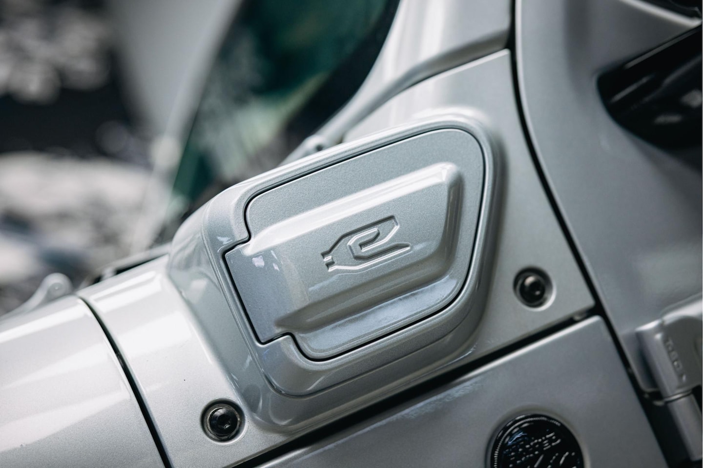 Jeep Wrangler 2.0T Sahara | Corse Edition Custom Made | Hybride | Stuur ...