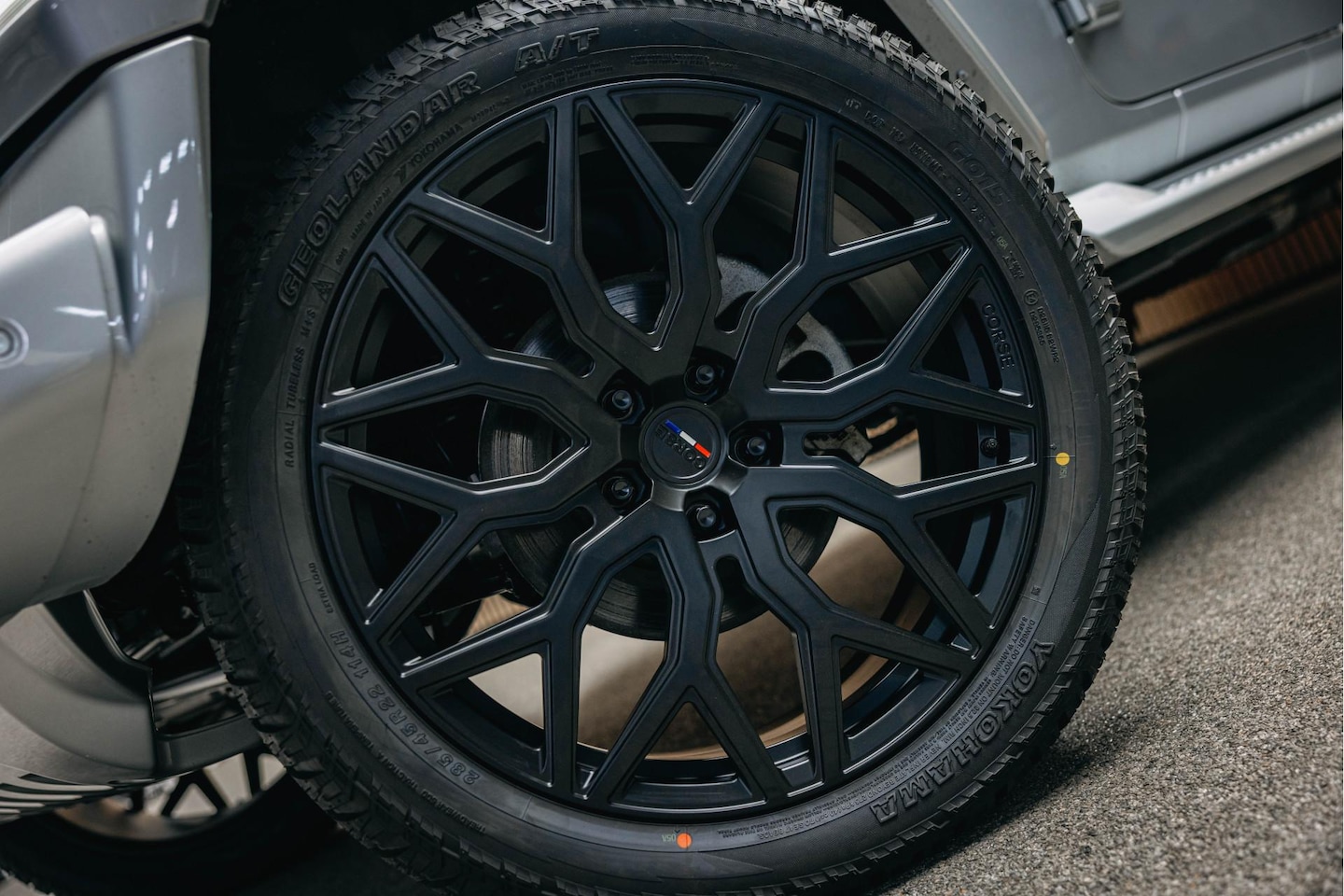 Jeep Wrangler 2.0T Sahara | Corse Edition Custom Made | Hybride | Stuur ...