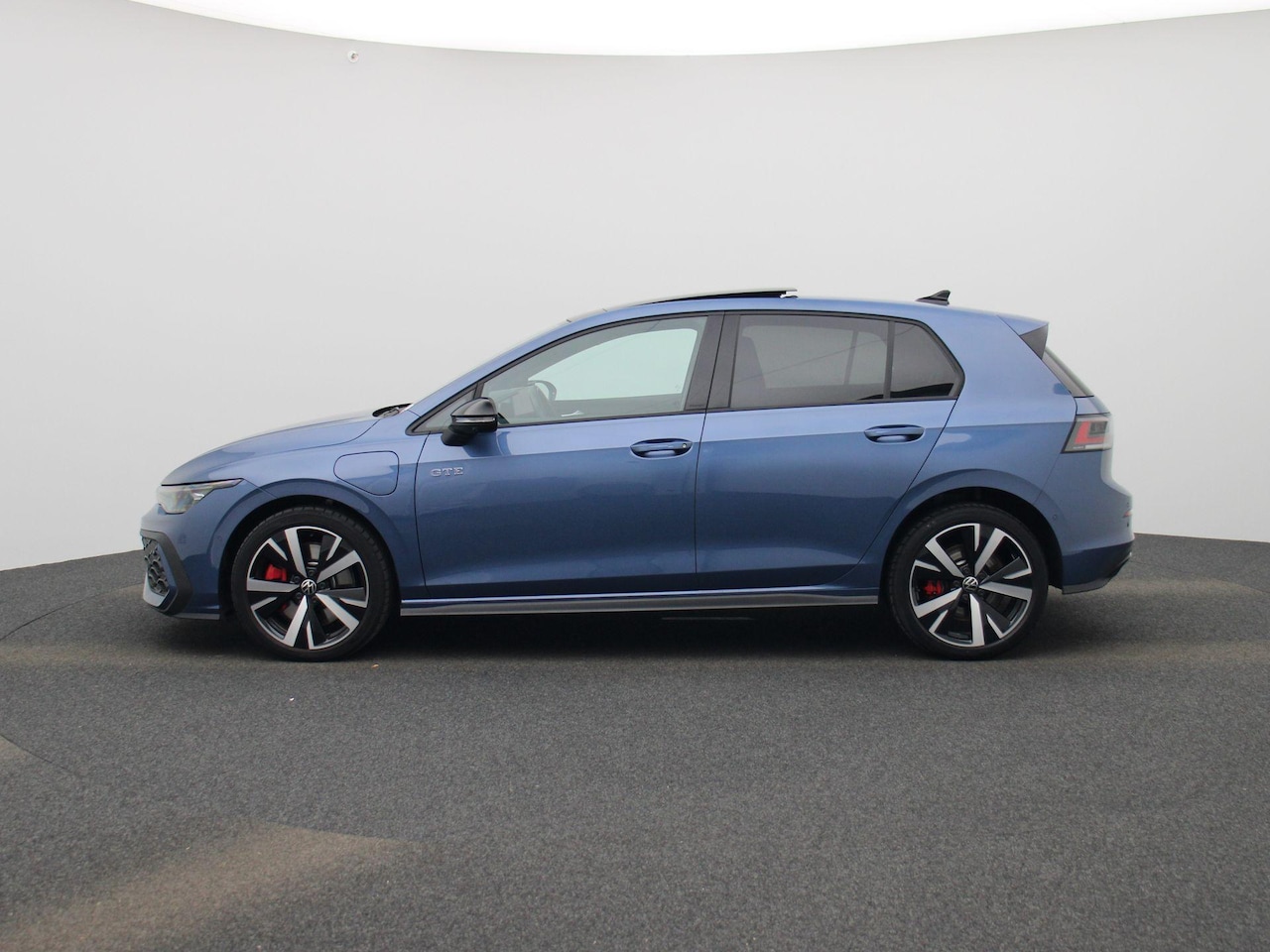 Volkswagen Golf 1.5 eHybrid GTE 272 PK | Panoramdak | 18 Inch Catania ...