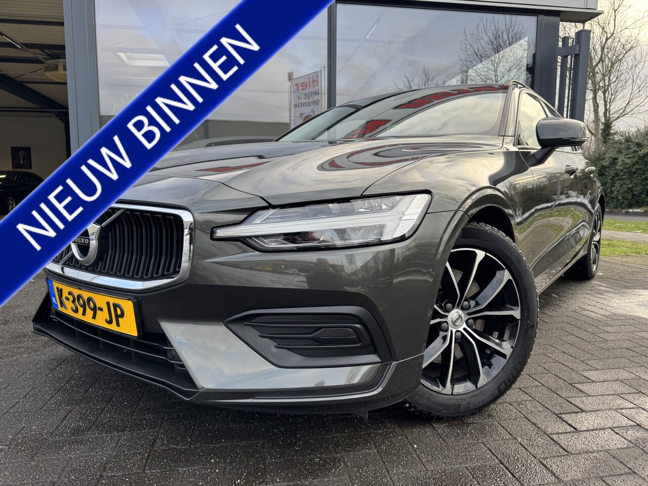 Volvo V60 2.0 B3 Momentum Advantage 2021 Hybride - Occasion te koop op ...
