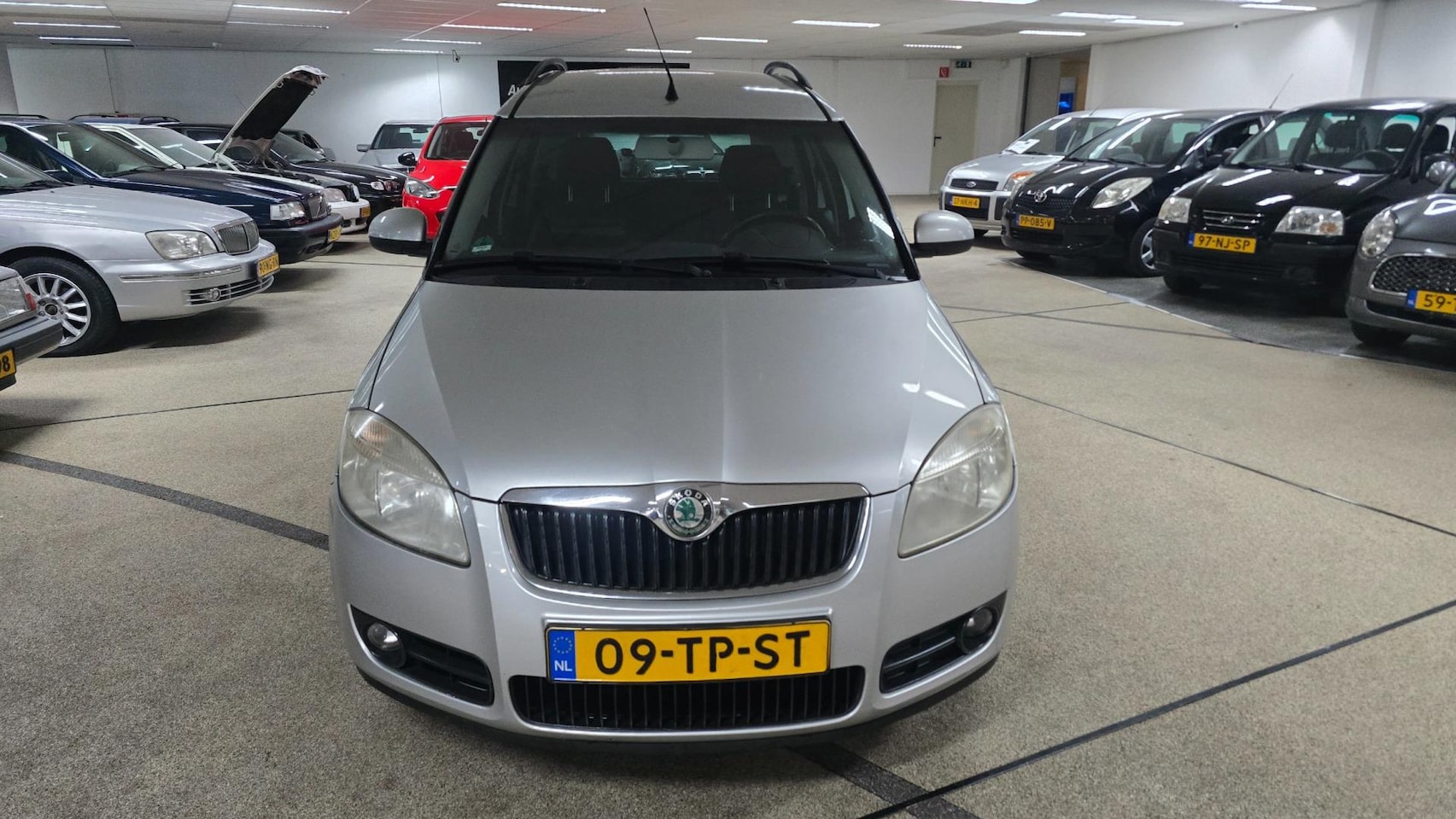 Skoda Roomster 1.4-16V Style zeer nette auto 2007 Benzine - Occasion te ...
