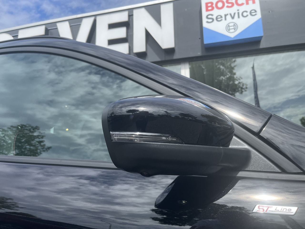 Ford Kuga 2.5 PHEV ST-Line X 243pk e-CVT Automaat | Black Package | E ...