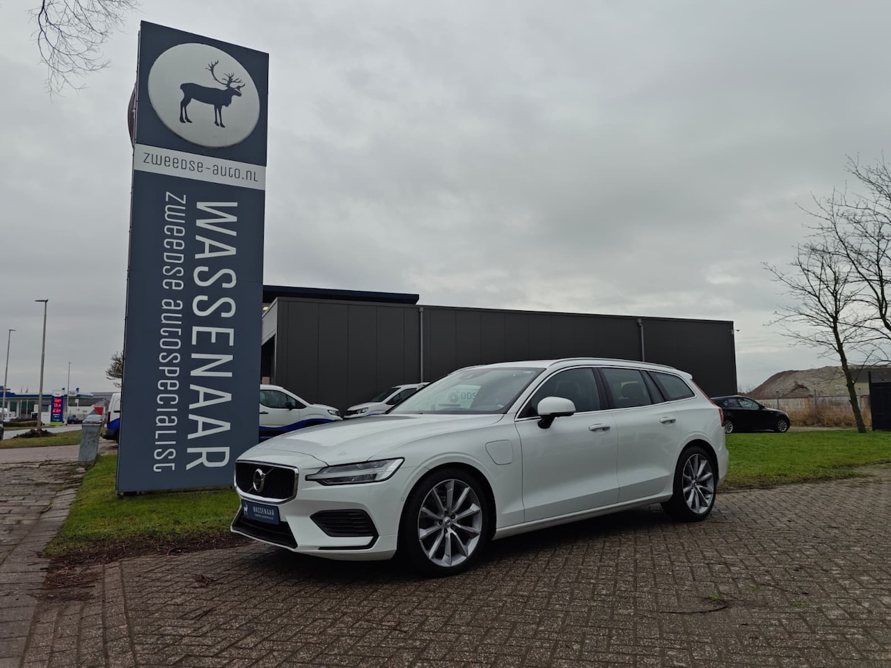 Volvo V60 T6 Twin Engine AWD Momentum Pro | Rijklaarprijs | Pano dak ...