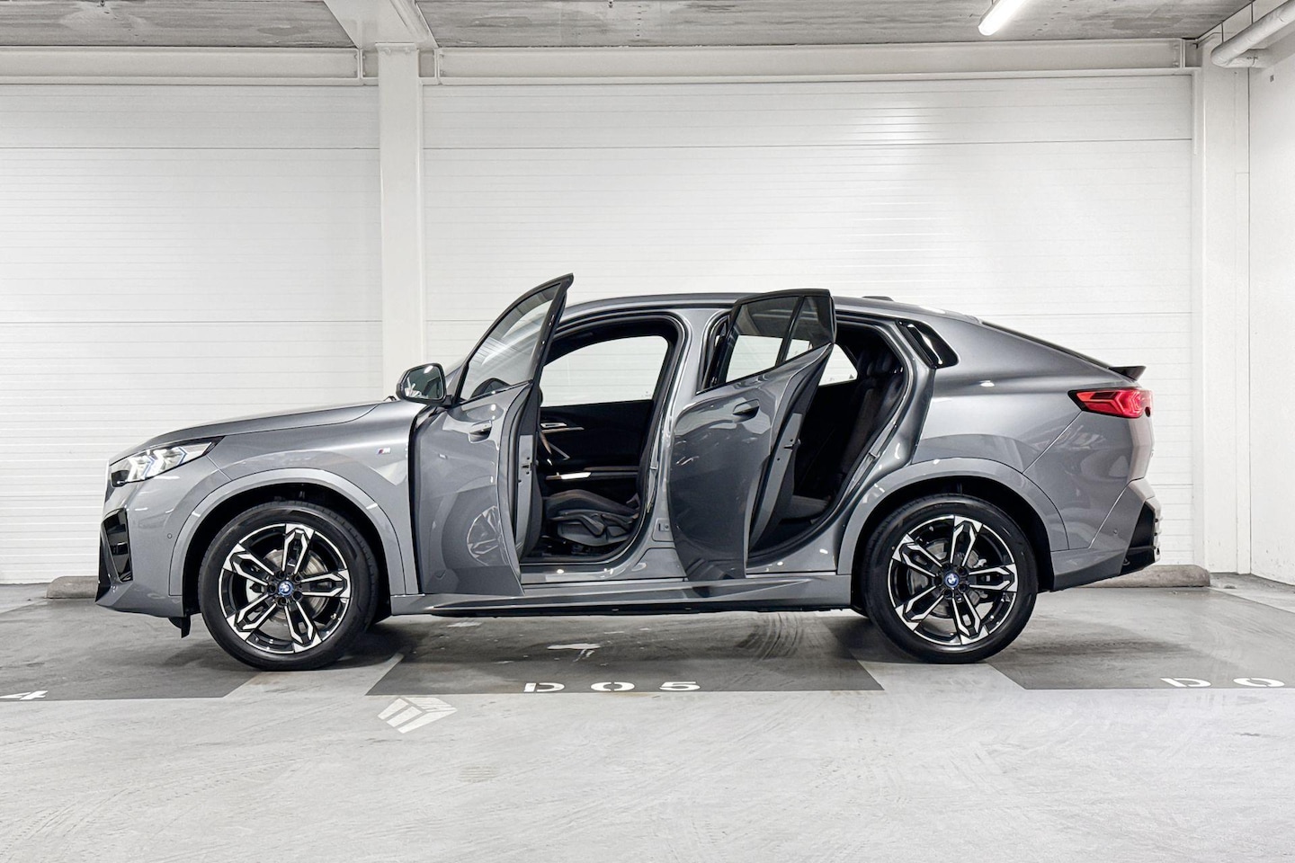 BMW iX2 eDrive20 | M-Sport | Premium Pack | Comfort Access | Selections ...