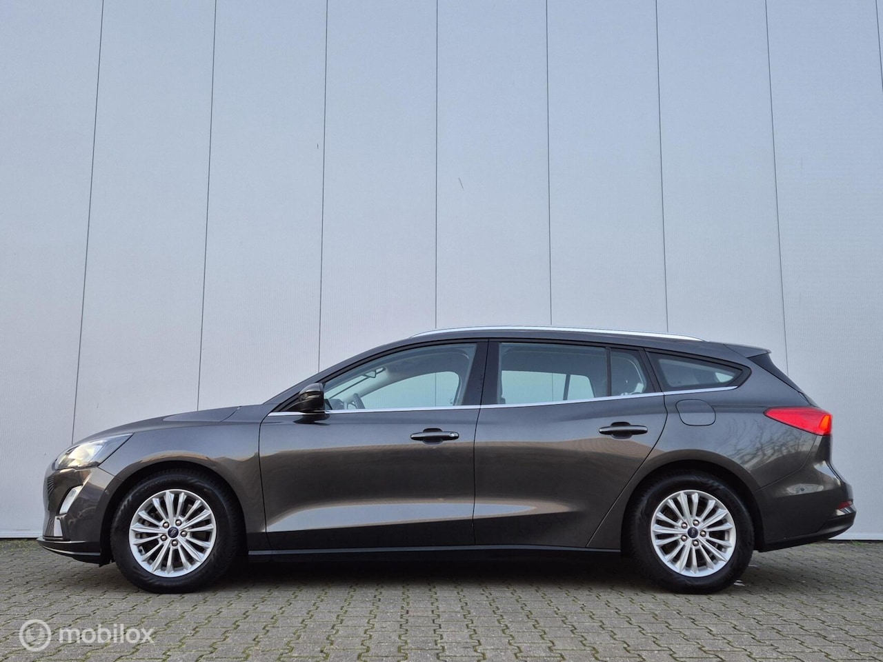 Ford Focus Wagon 1.0 ECOBOOST TITANIUM/KEYLESS/TREKHAAK/CAMERA/LED ...