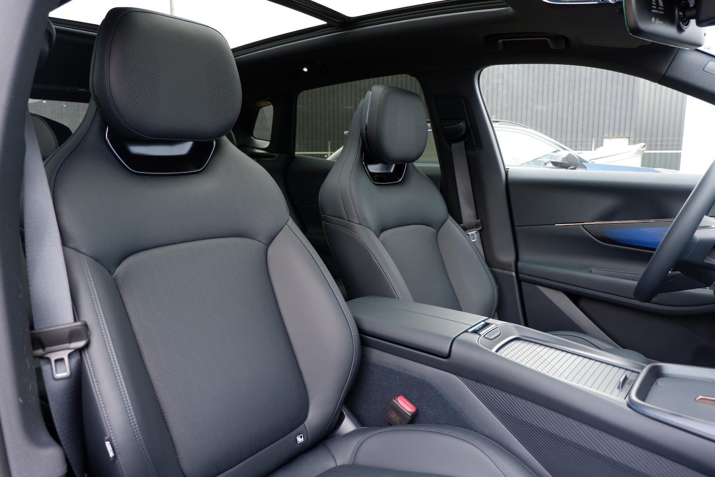 Lynk & Co 08 345PK Business Edition | Fiscale waarde €49.990 | 200km ...